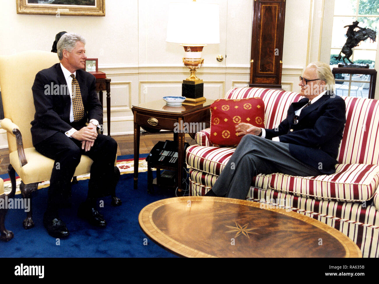 5/1/1996 Photograph of President William Jefferson Clinton Meets with ...