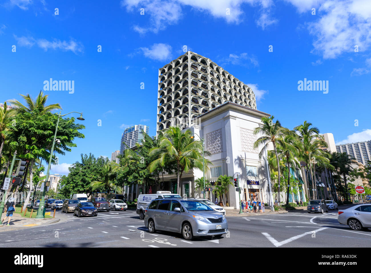 Kalakaua avenue main street waikiki hi-res stock photography and images ...