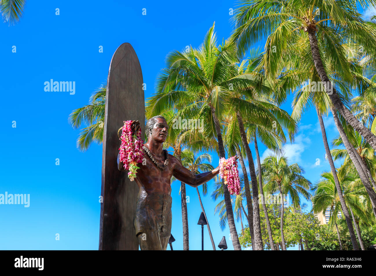 Honolulu, Hawaii - Dec 23, 2018 : Duke Kahanamoku iconic statue. Duke ...