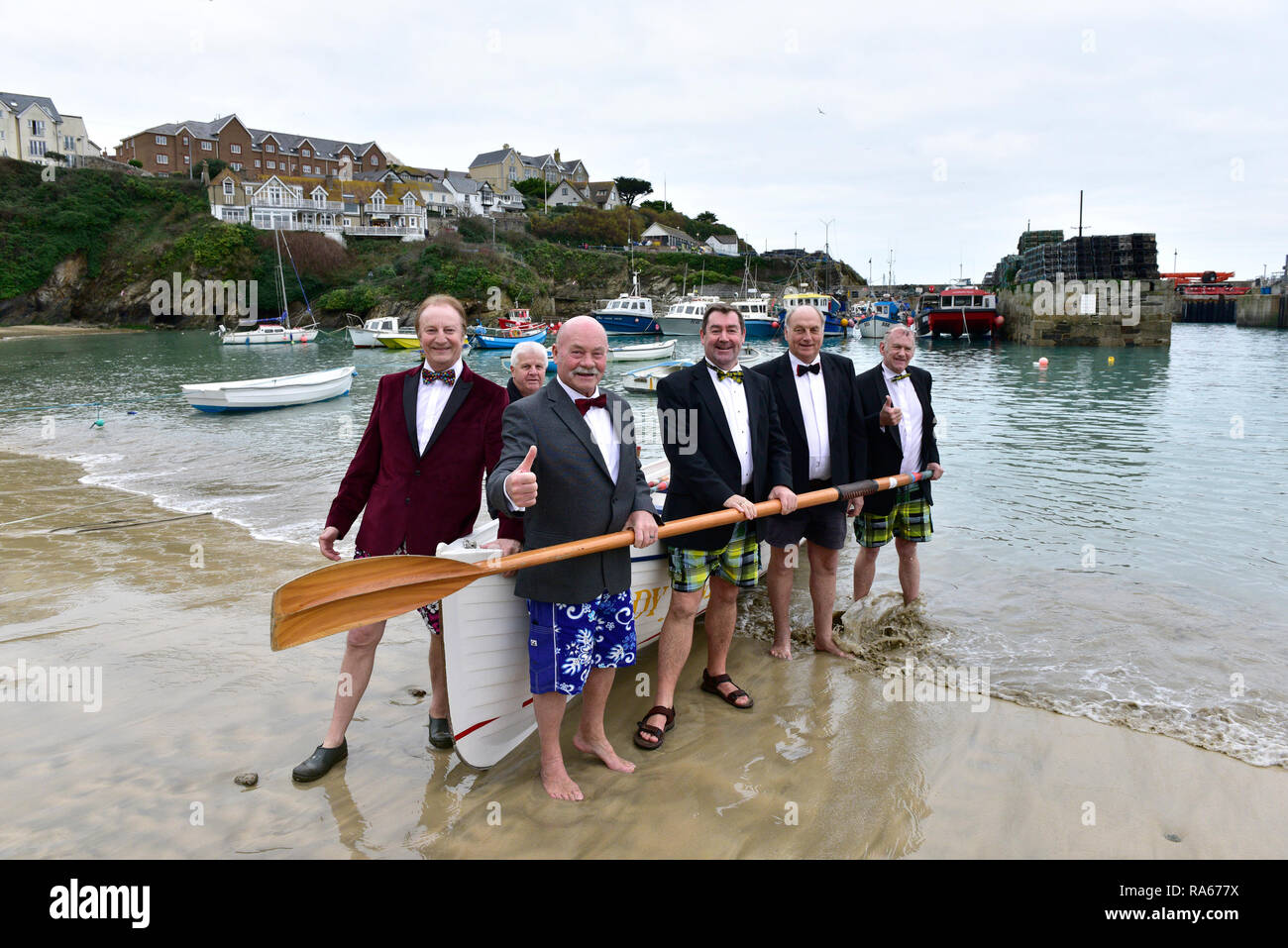 Cornish gig rowers hi-res stock photography and images - Alamy