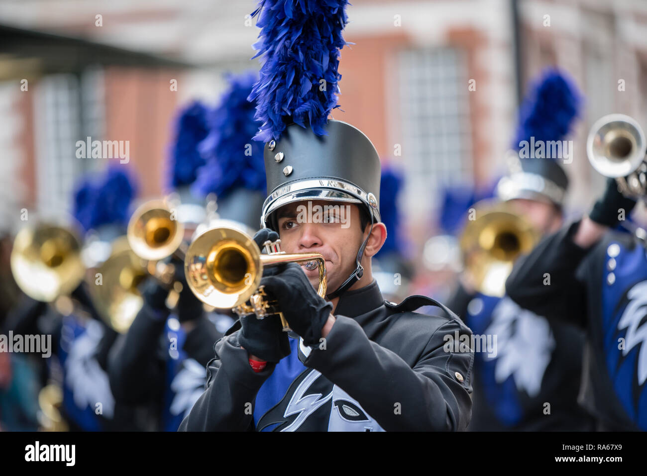 Marching parade hi-res stock photography and images - Alamy