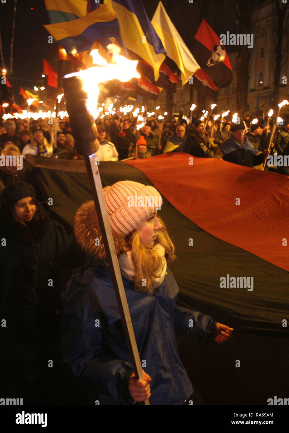 Kyiv, Ukraine. 1st Jan, 2019. Ukrainian activists carry torches during ...