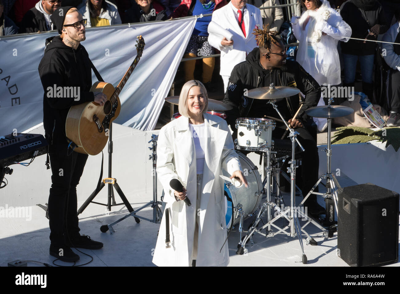 Rose marie singer hi-res stock photography and images - Alamy