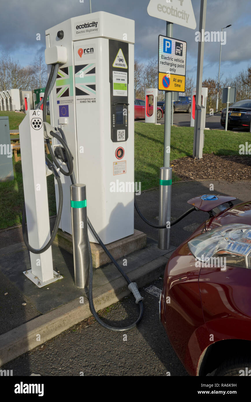 Charger machine hi-res stock photography and images - Alamy