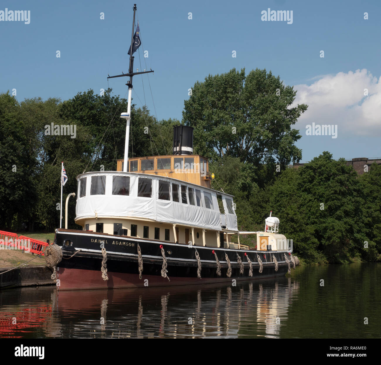 Restored steam tug Daniel Adamson, "The Danny" moored at Sutton Weaver ...