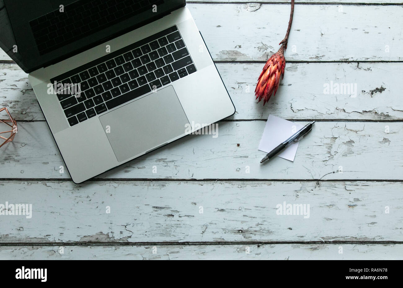 Overhead workspace hi-res stock photography and images - Alamy