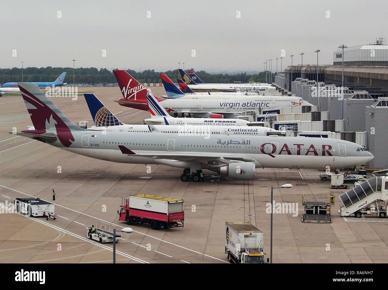 Qatar Airways Airbus A330 High Resolution Stock Photography and Images ...