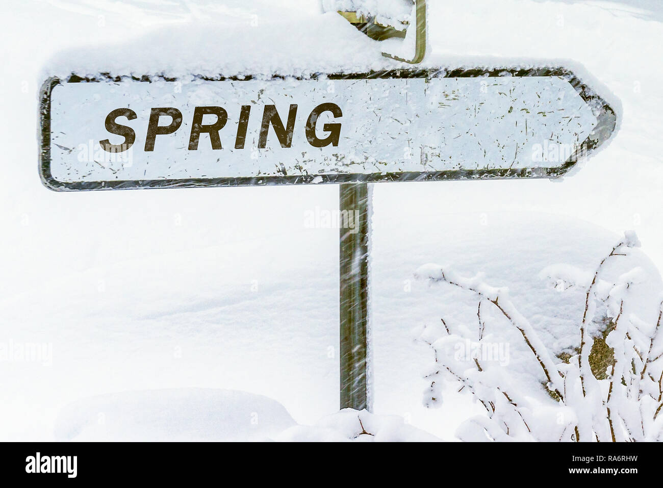 Season sign hi-res stock photography and images - Alamy