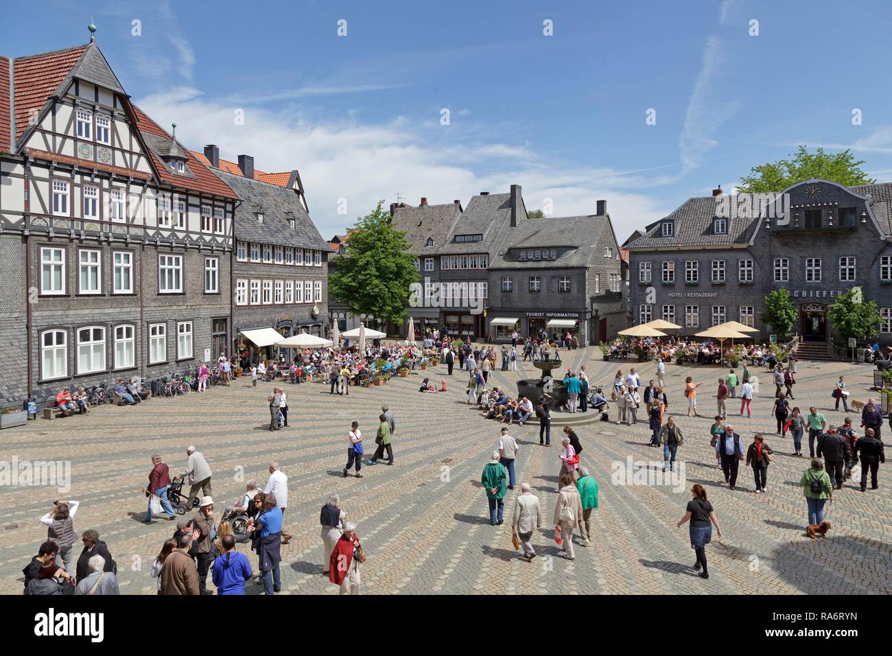 Market square, Goslar, Harz region, Lower Saxony, Germany Stock Photo ...