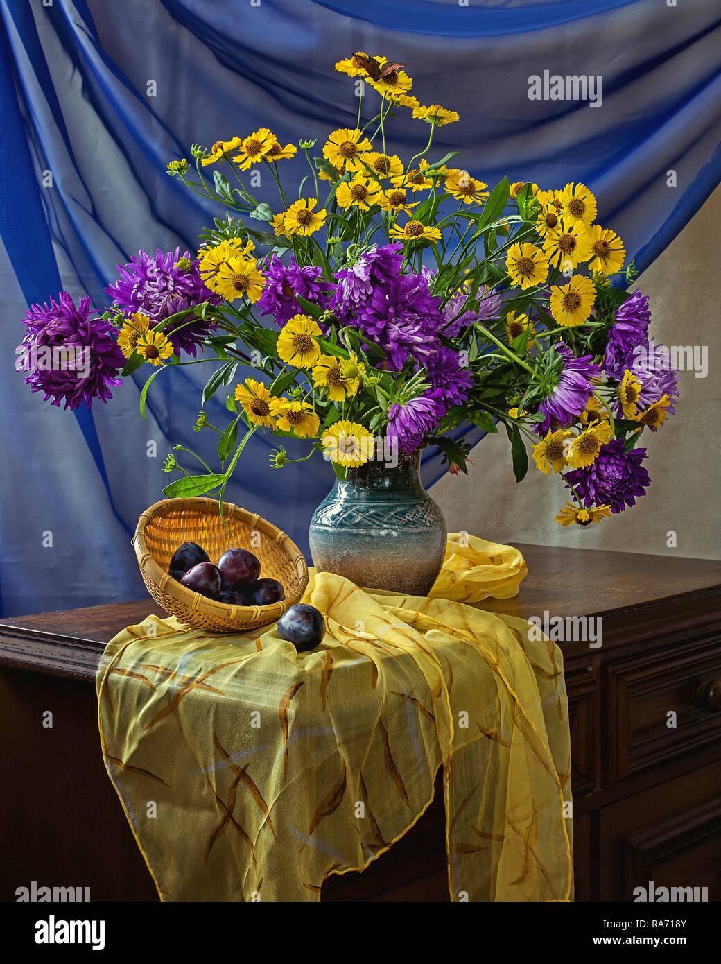 Still life with bouquet of yellow flowers Stock Photo - Alamy