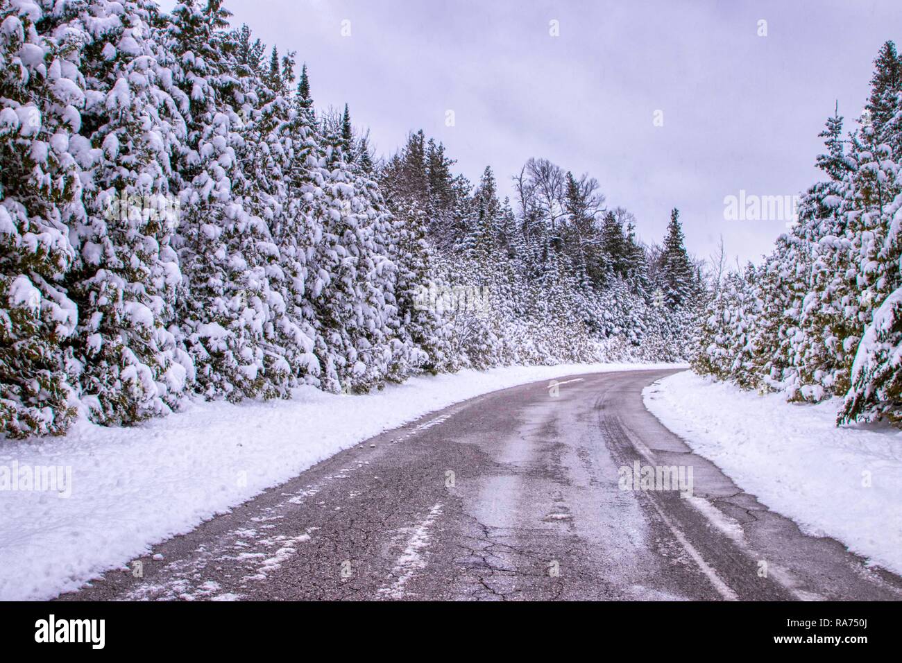 Wintry scenery hi-res stock photography and images - Alamy