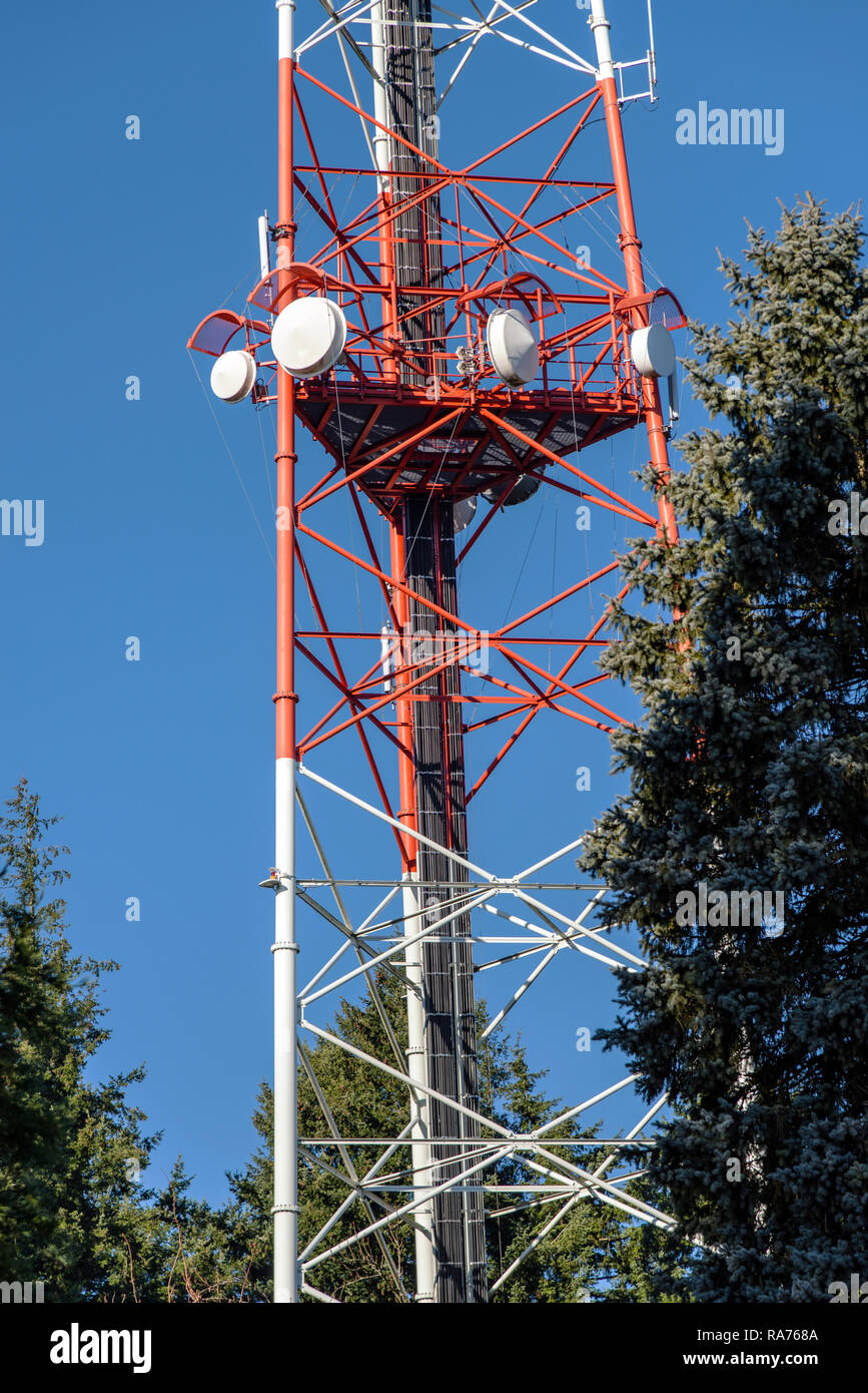 Communication cell phone tower hi-res stock photography and images - Alamy