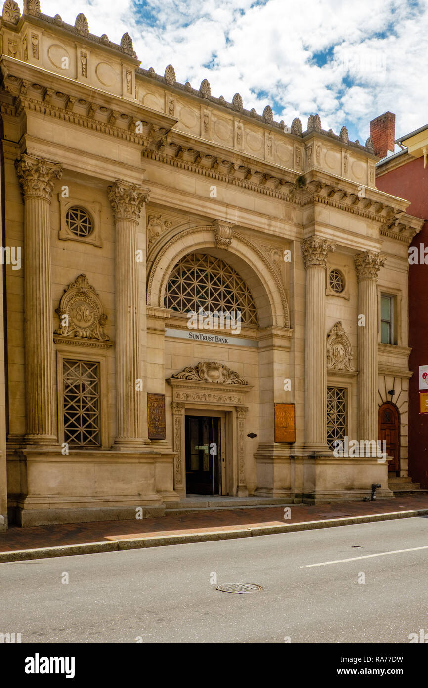Early 1900s district national bank hi-res stock photography and images ...