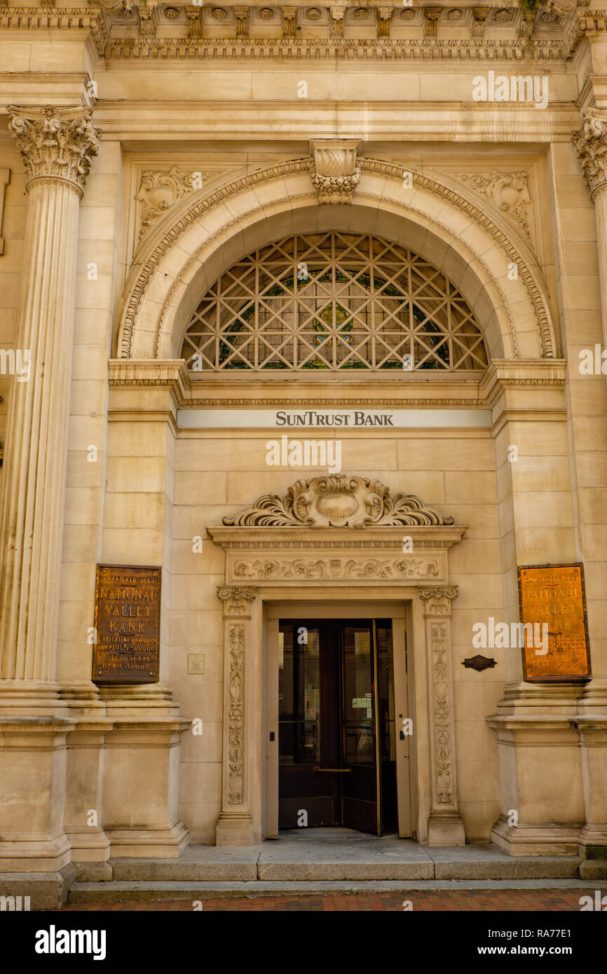 Early 1900s district national bank hi-res stock photography and images ...