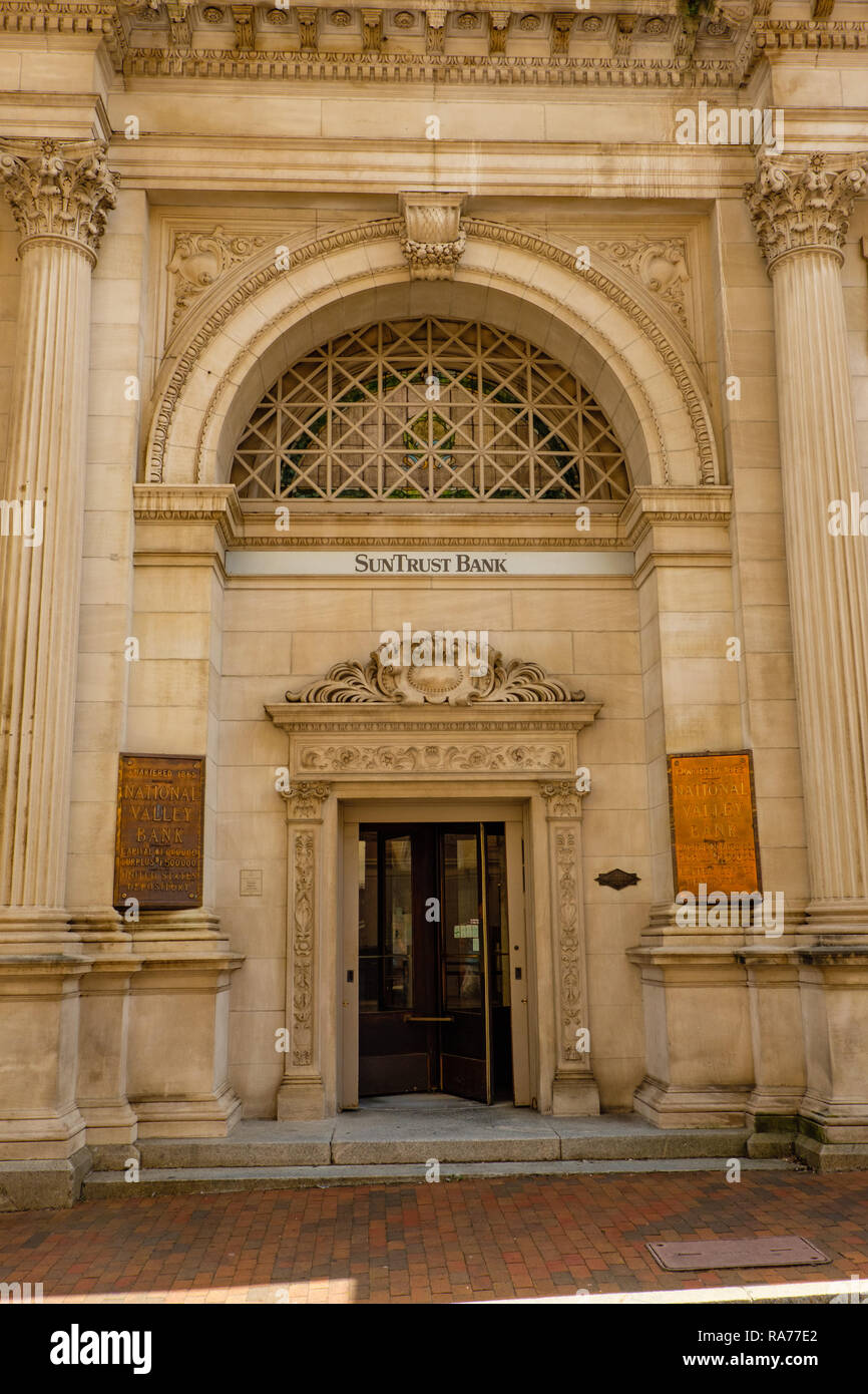 Arts center at 12 main hi-res stock photography and images - Alamy