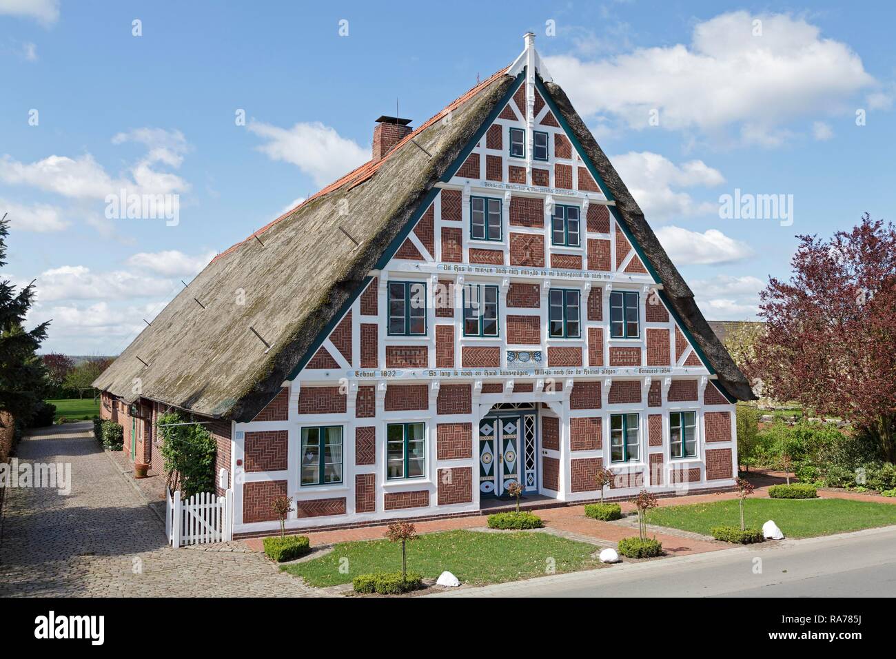 Thatched house, Guderhandviertel, Altes Land, Lower Saxony, Germany ...