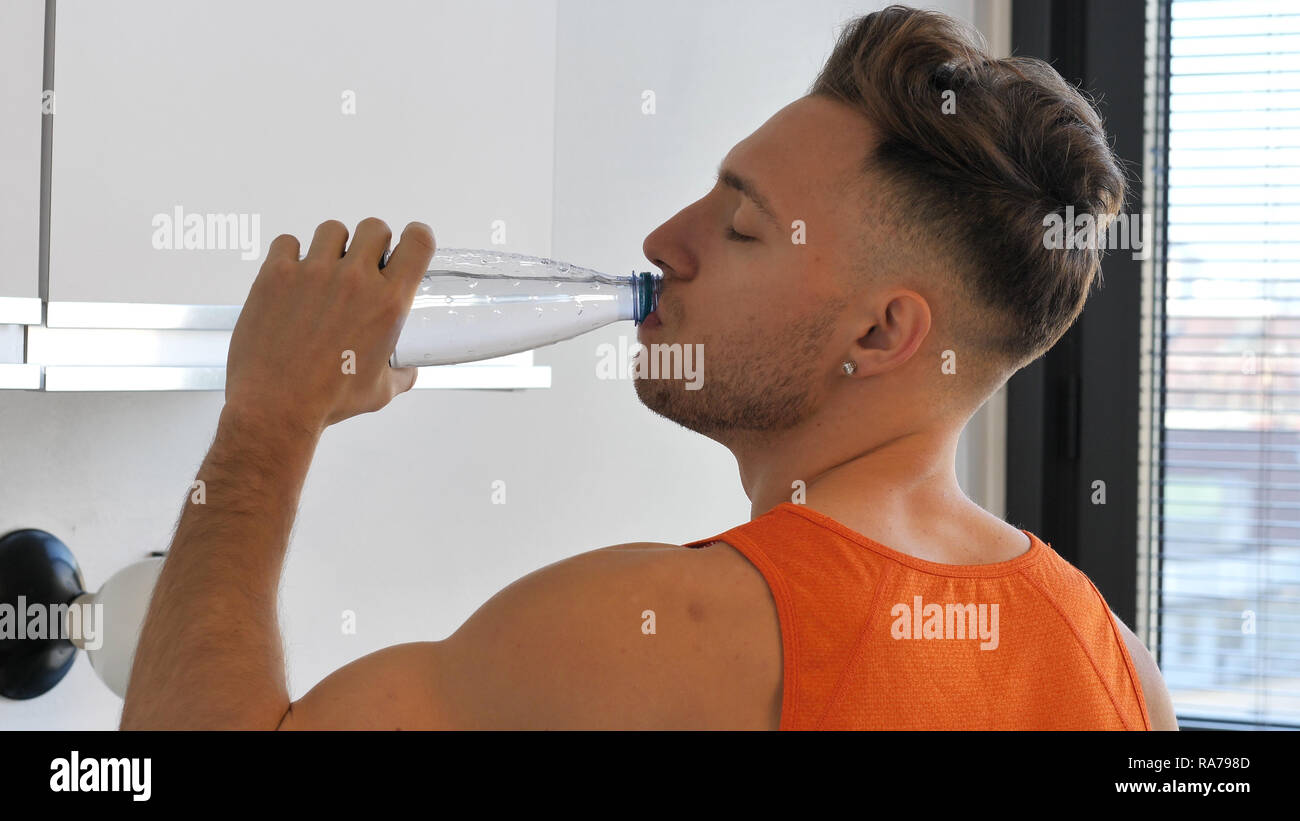 Body water hi-res stock photography and images - Alamy