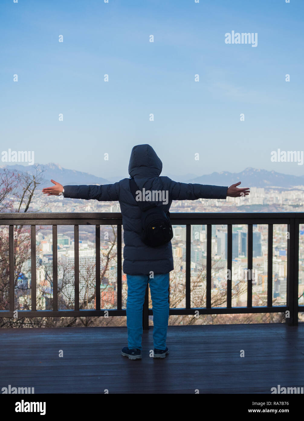 Cool man looking sky hi-res stock photography and images - Alamy