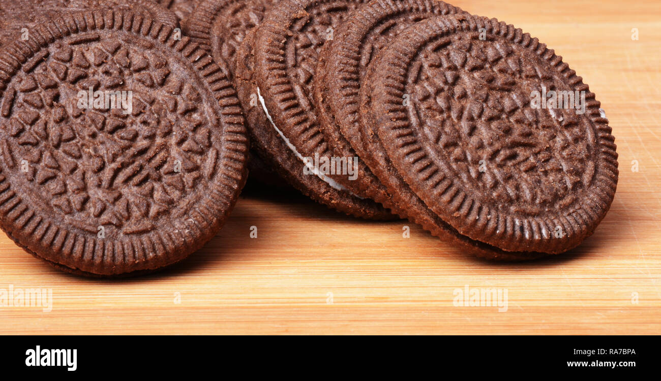 Chocolate cream biscuits Stock Photo - Alamy