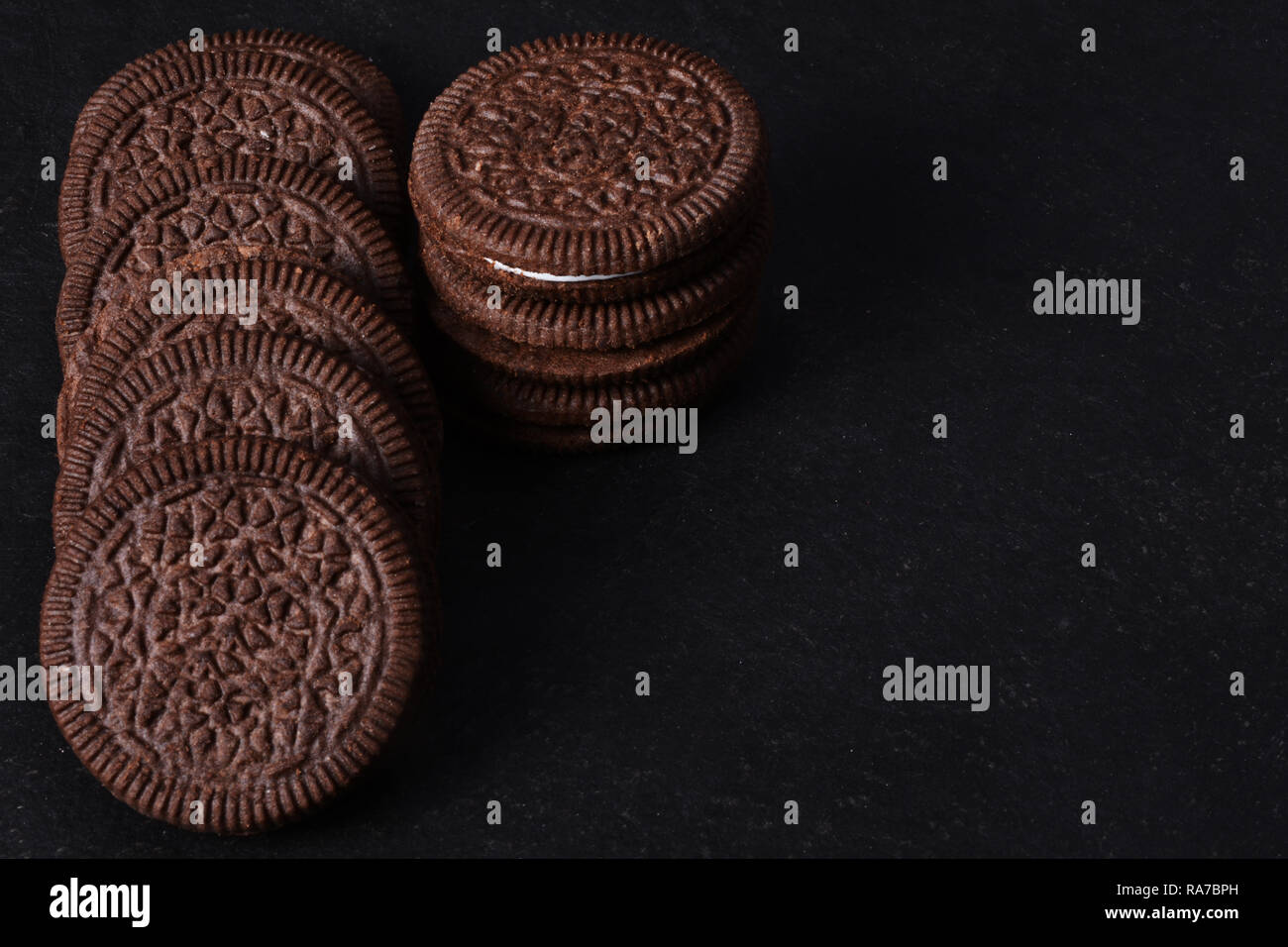 Chocolate cream biscuits Stock Photo - Alamy
