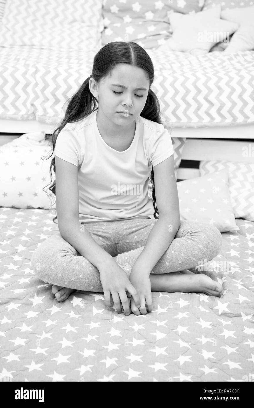 Drowsy child hi-res stock photography and images - Alamy