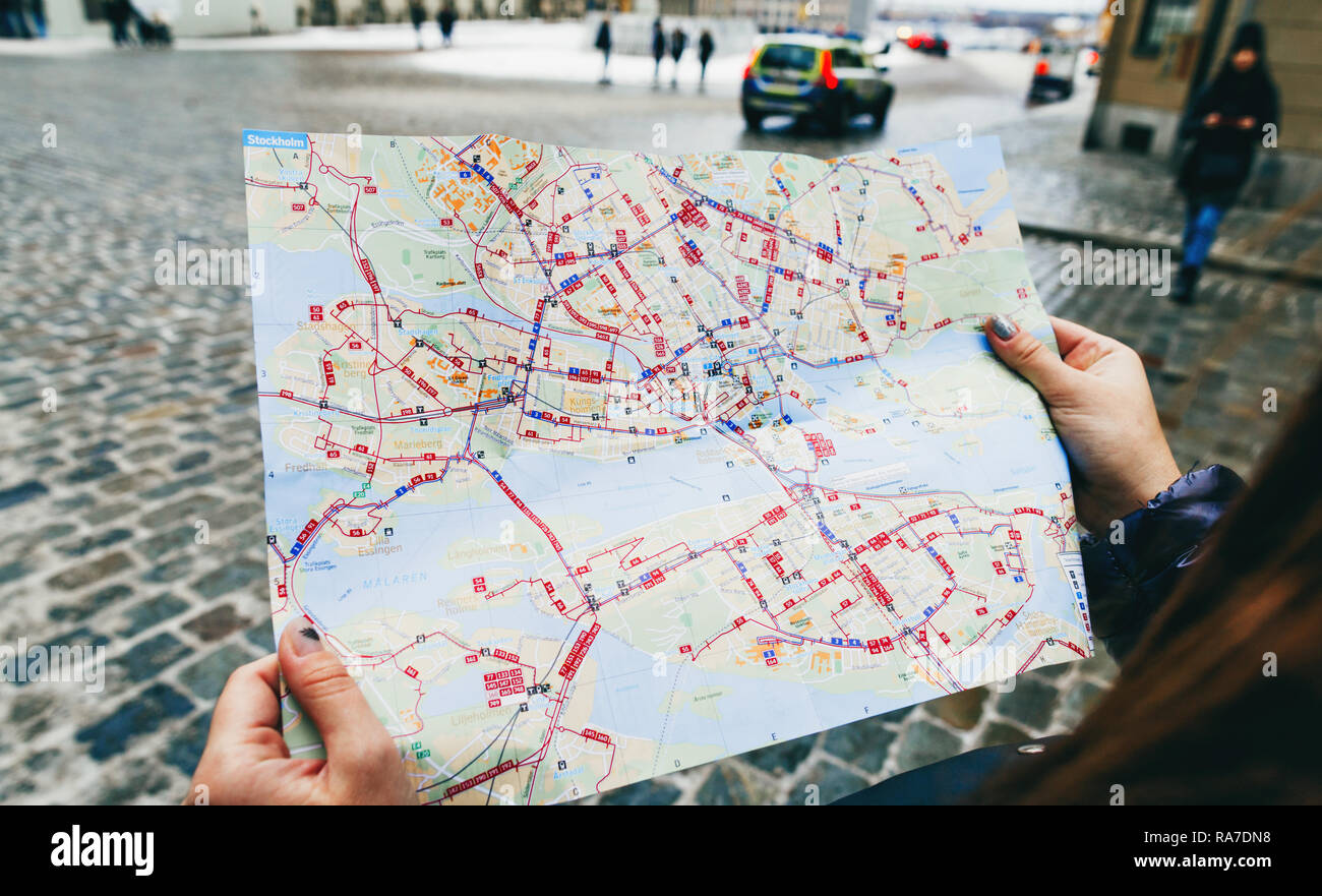 Map in hand hi-res stock photography and images - Alamy