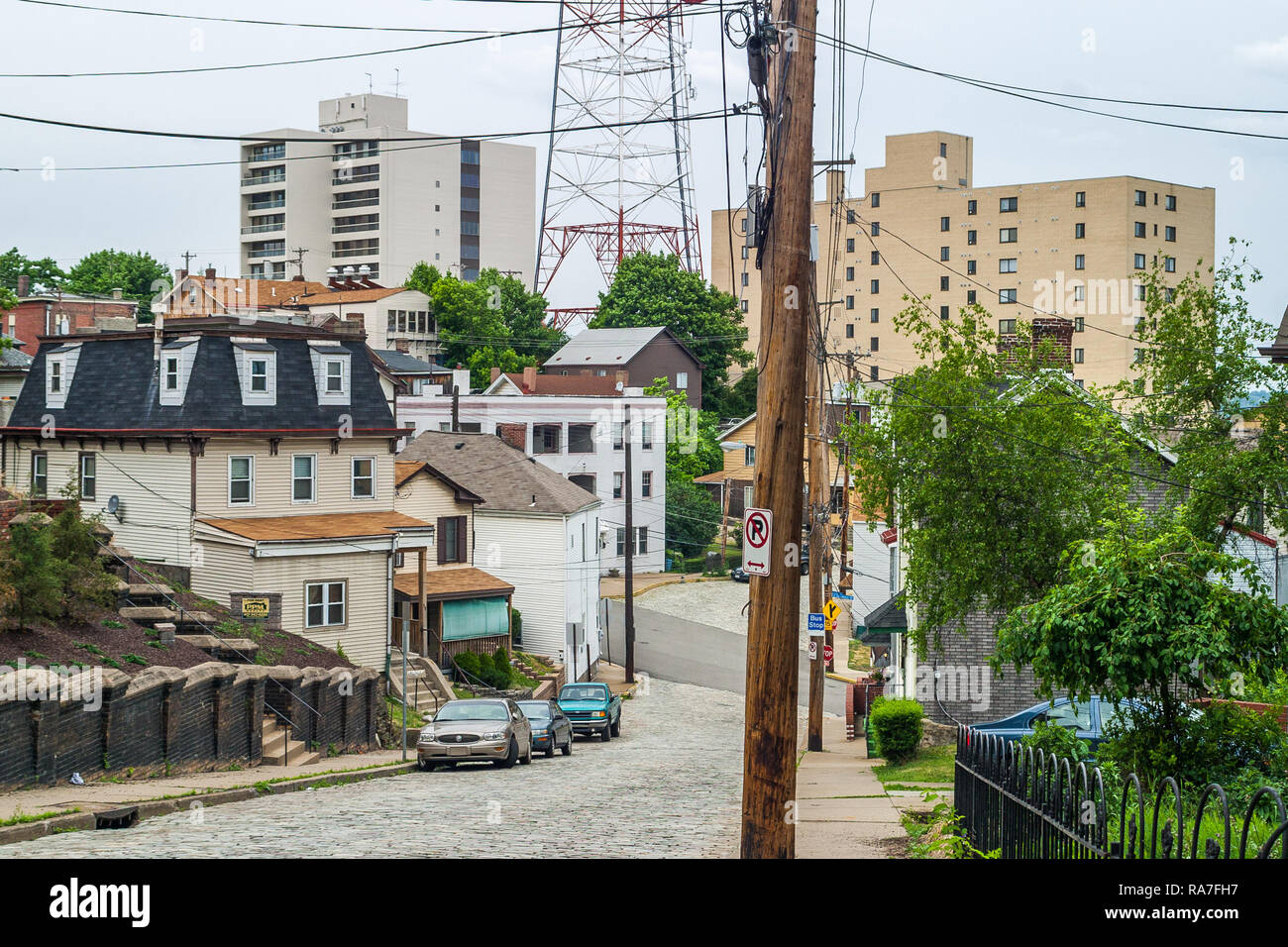 Exterior tall residential houses hi-res stock photography and images ...