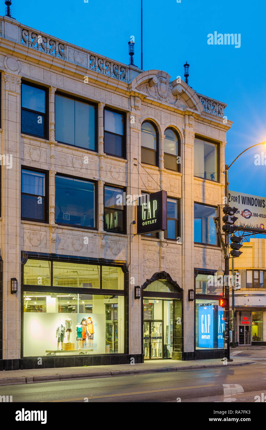 Commercial building on Milwaukee Avenue in Avondale Stock Photo - Alamy