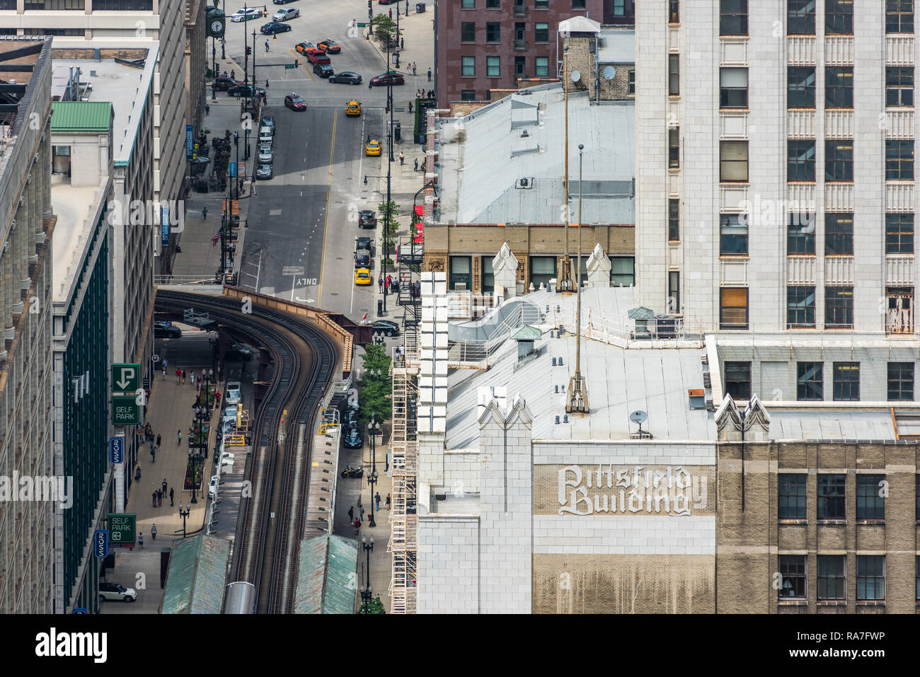 Chicago loop aerial hi-res stock photography and images - Alamy
