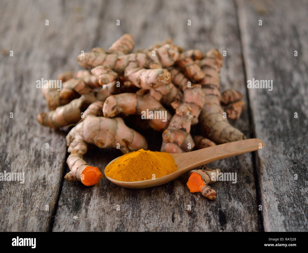 Pile fresh turmeric roots hi-res stock photography and images - Alamy