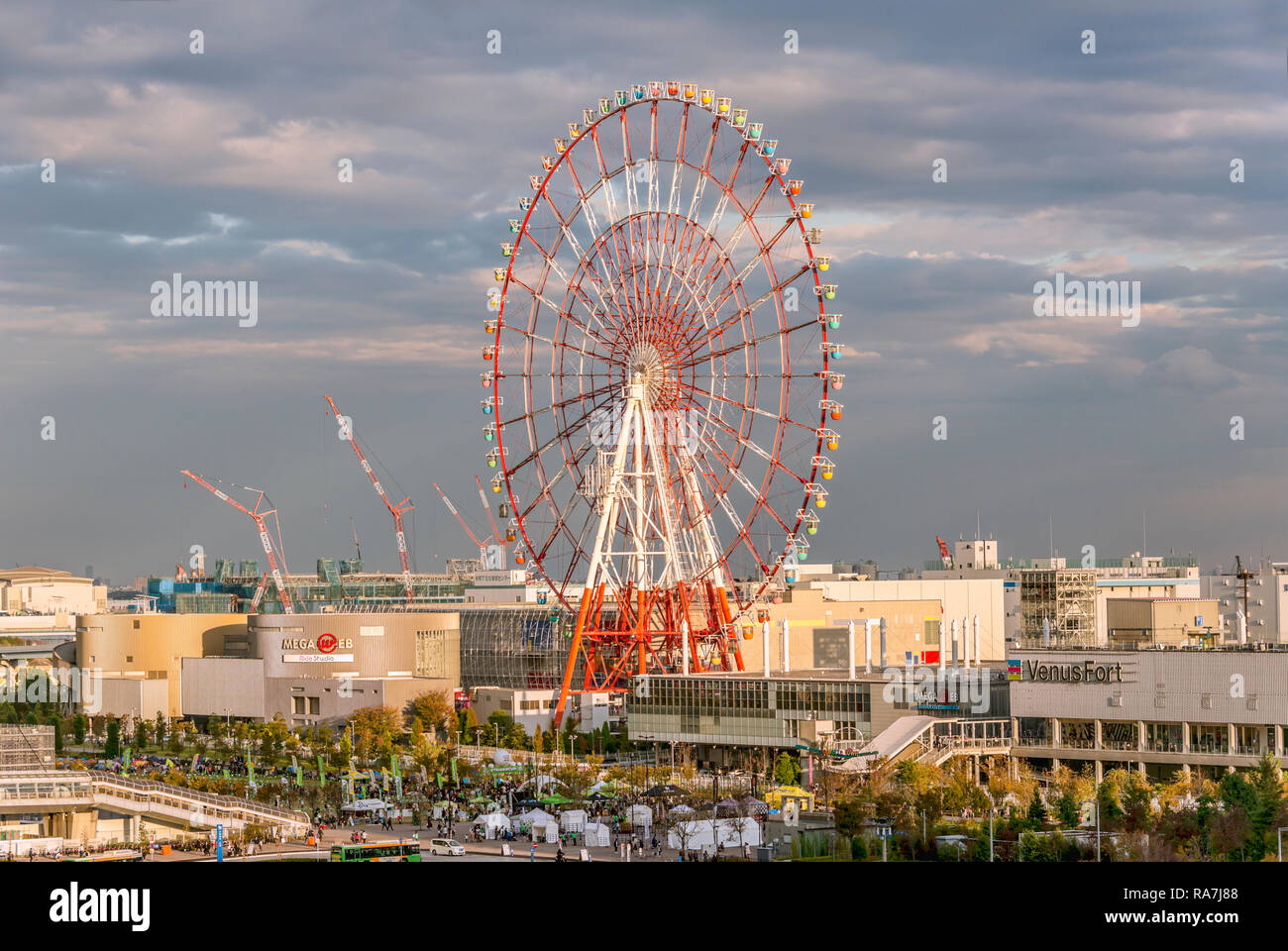 Tokyo Odaiba Palette Town and Venus Fort Entertainment Park, Minato ...