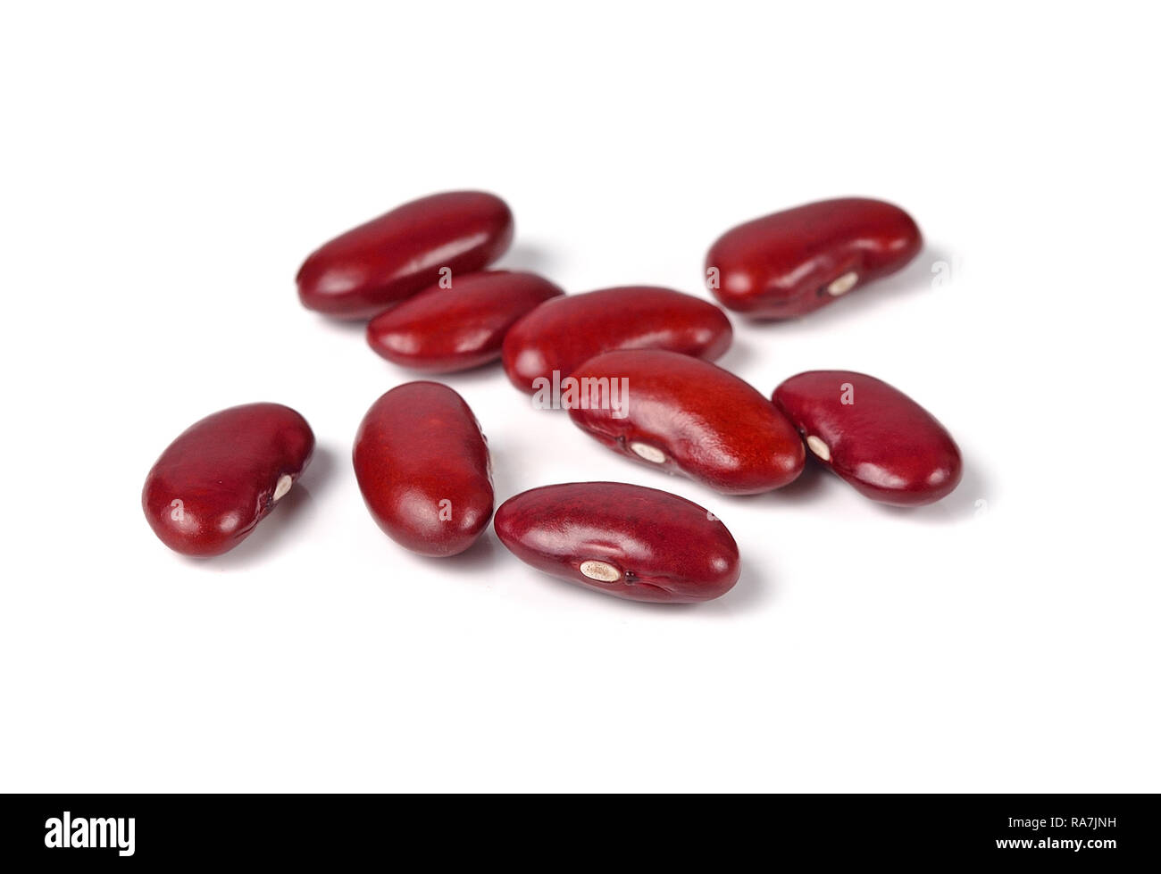 red kidney bean isolated on white background Stock Photo - Alamy
