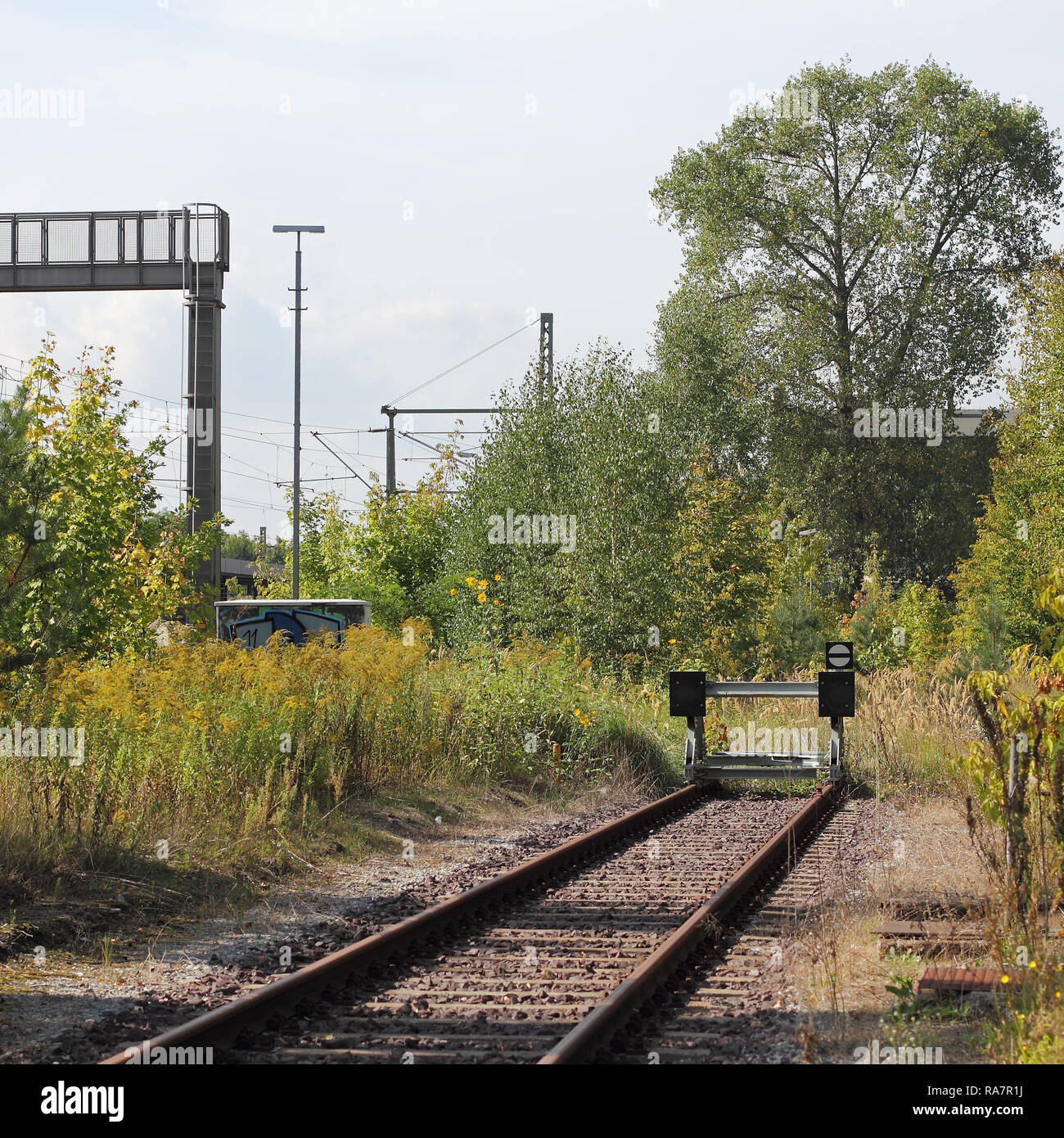 Decommissioned Dead-end tracks Stock Photo - Alamy