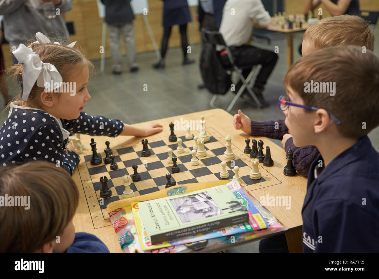 Kids chess competition hi-res stock photography and images - Alamy