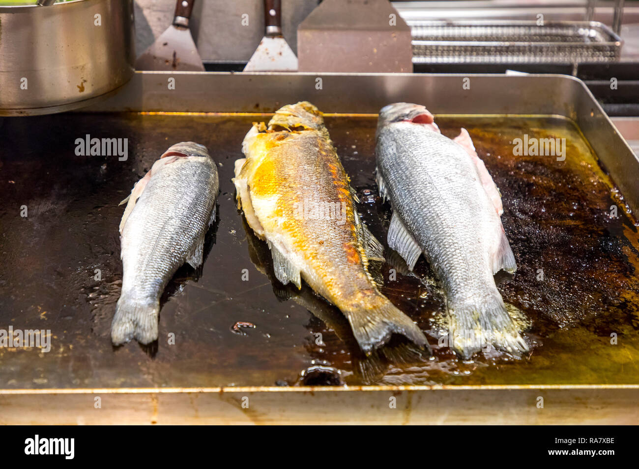 Grill counter hi-res stock photography and images - Alamy