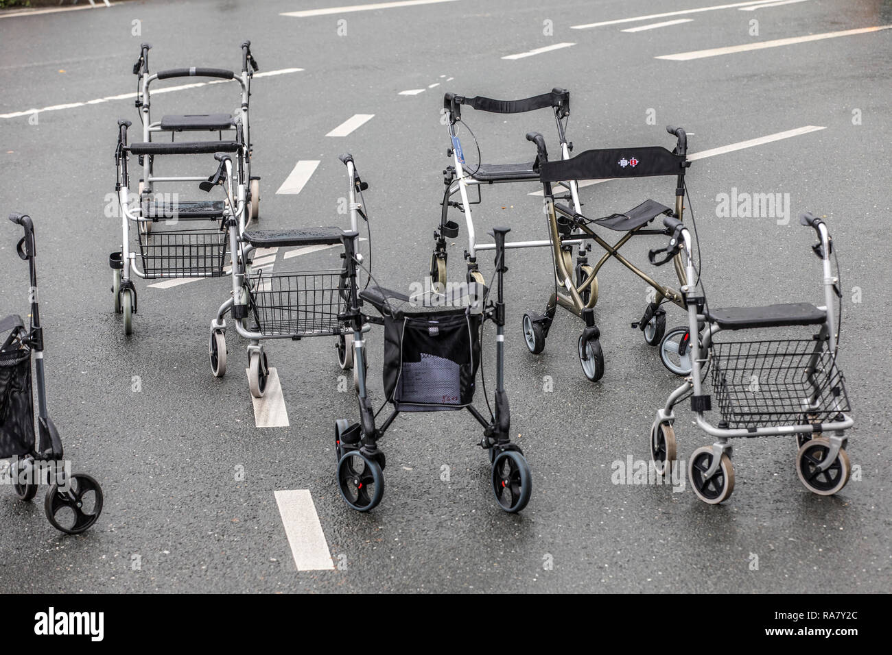 Rollators hi-res stock photography and images - Alamy