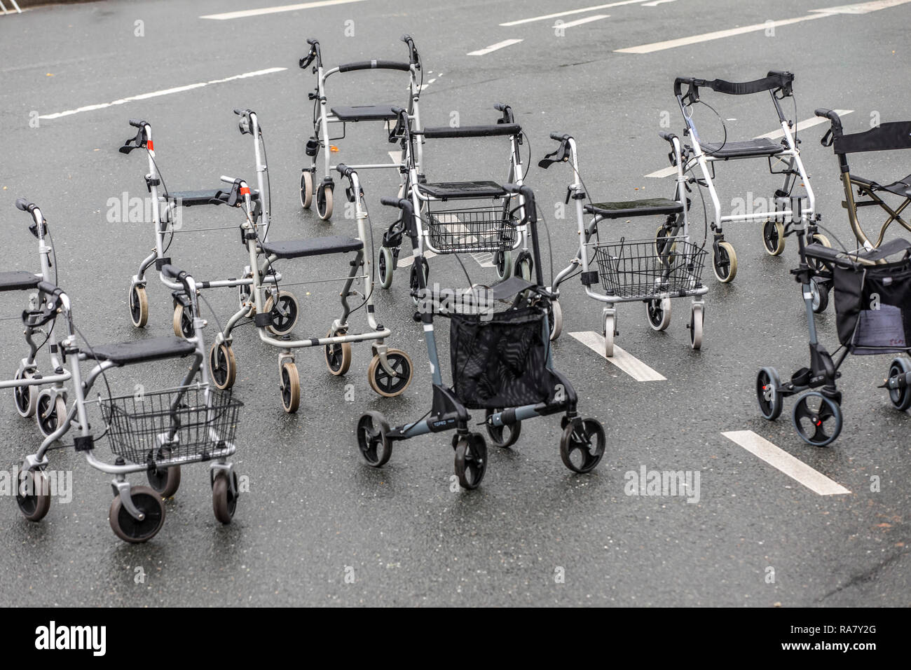 Rollators hi-res stock photography and images - Alamy