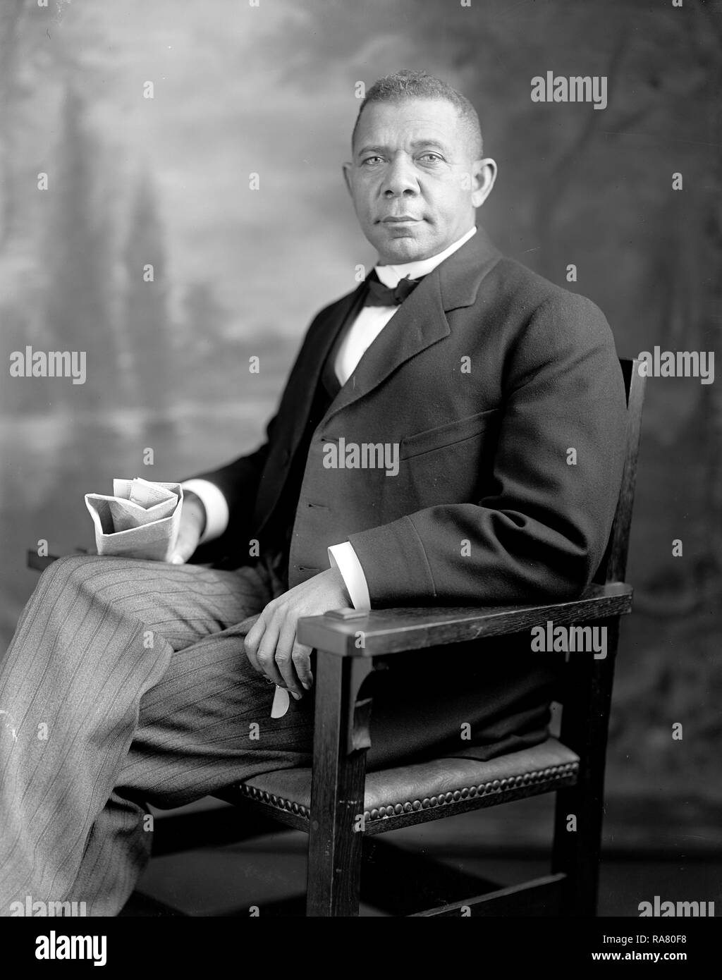 Vintage portrait of booker t washington hi-res stock photography and ...