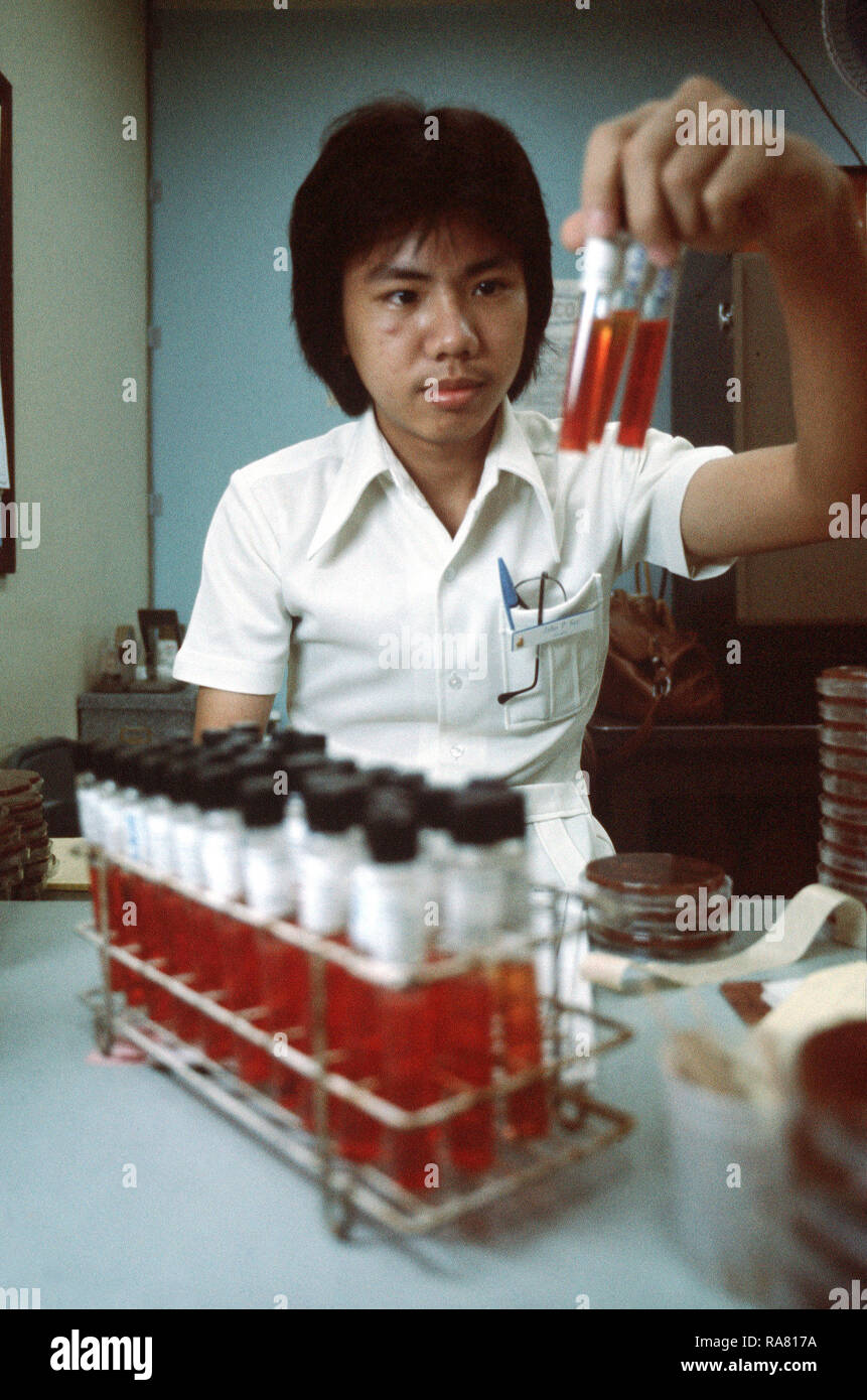 1970s laboratory technician hi-res stock photography and images - Alamy