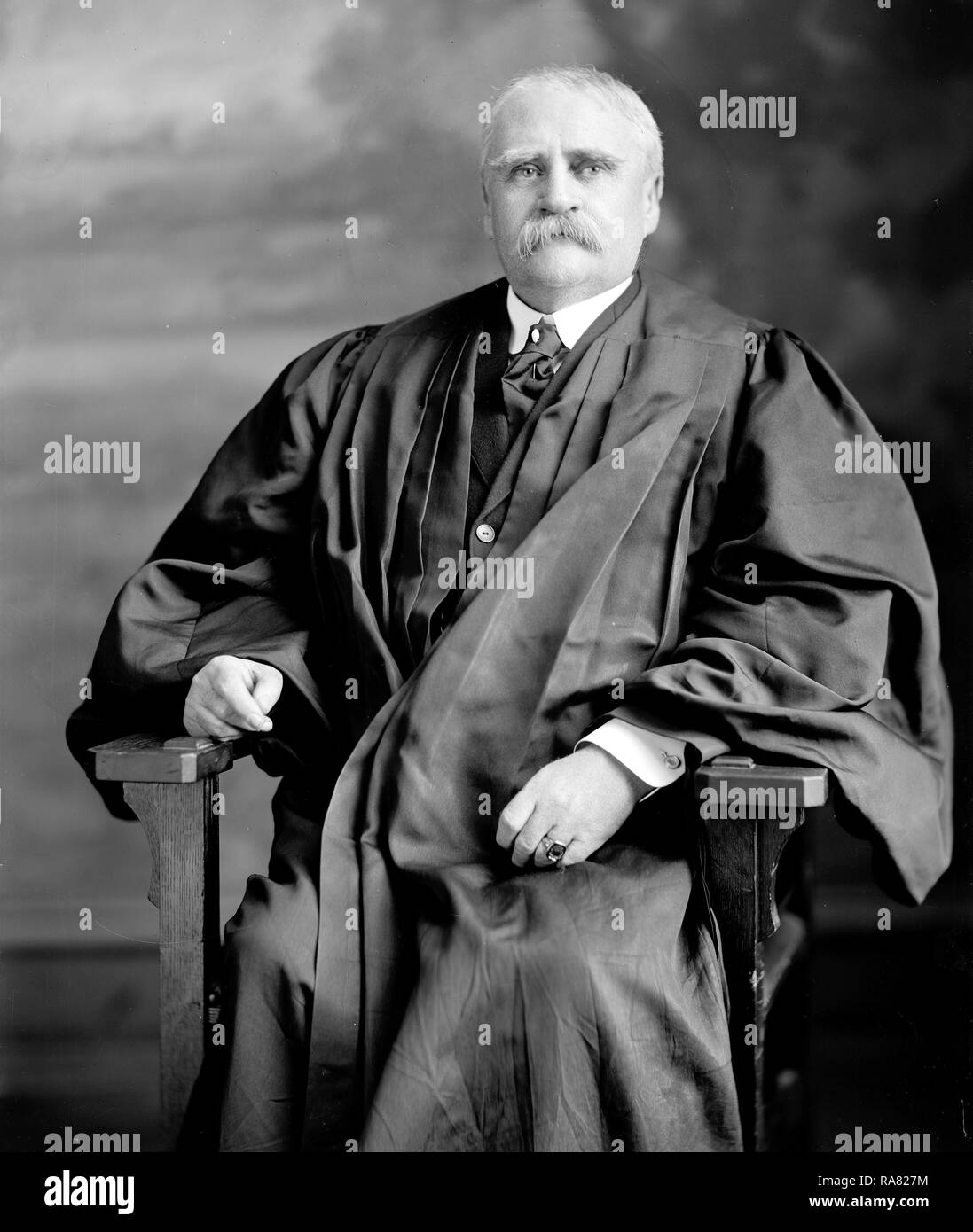 Supreme Court Justices Black and White Stock Photos & Images - Alamy