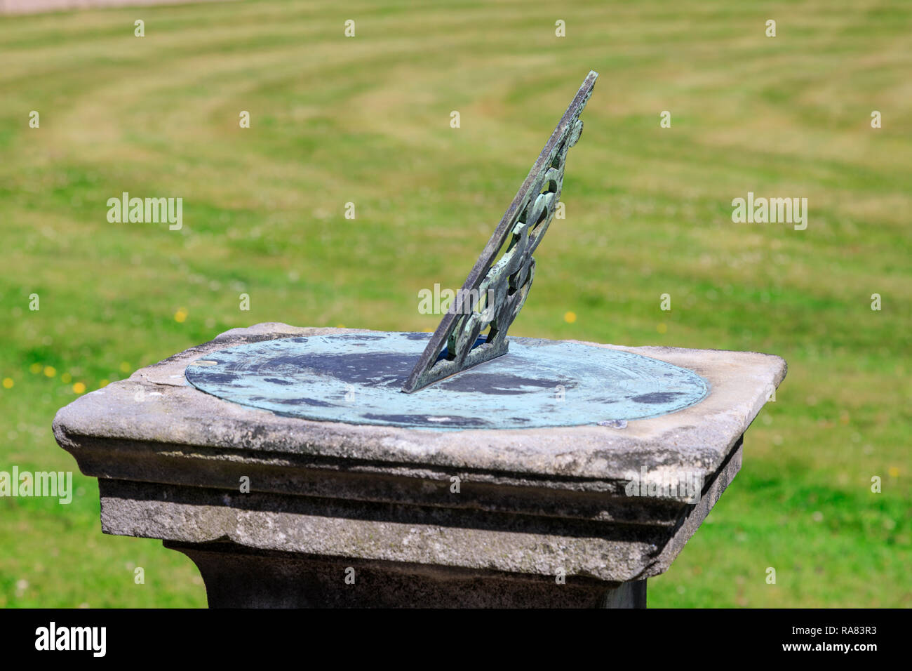 Sundial stone plinth hi-res stock photography and images - Alamy