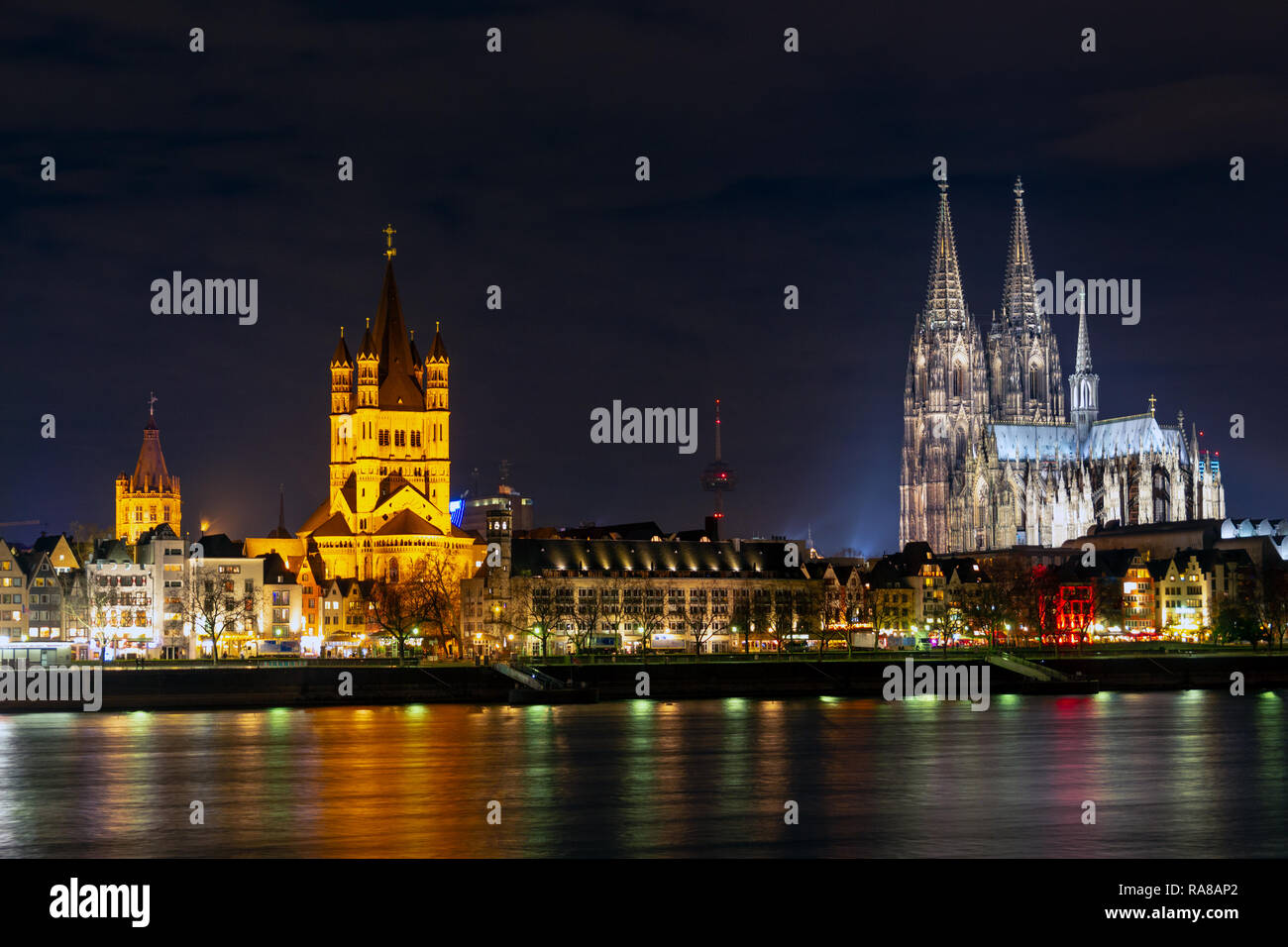 Riverside view of the Town Hall, church of Great St. Martin and Cologne ...
