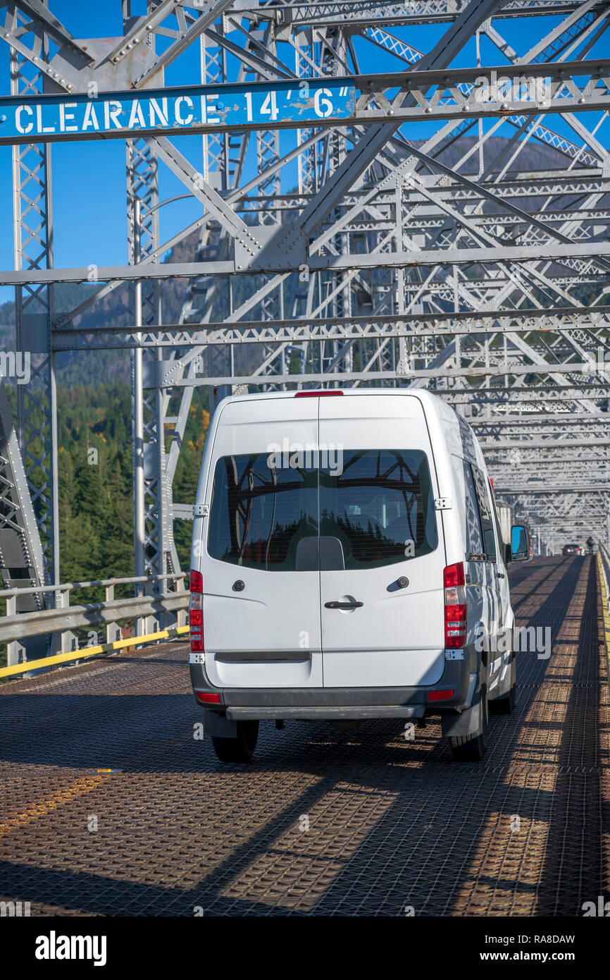 Silver minivan hi-res stock photography and images - Alamy