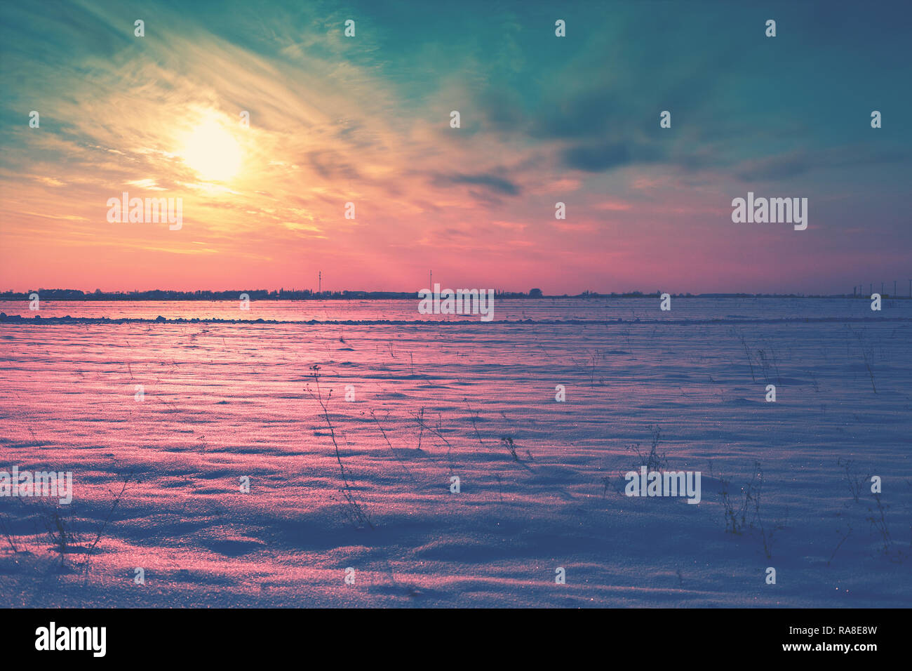 Sunset snowy evening hi-res stock photography and images - Alamy