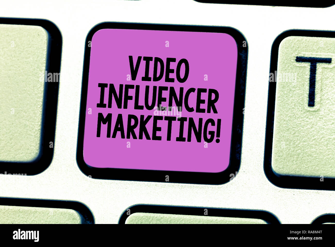 Writing note showing Video Influencer Marketing. Business photo ...
