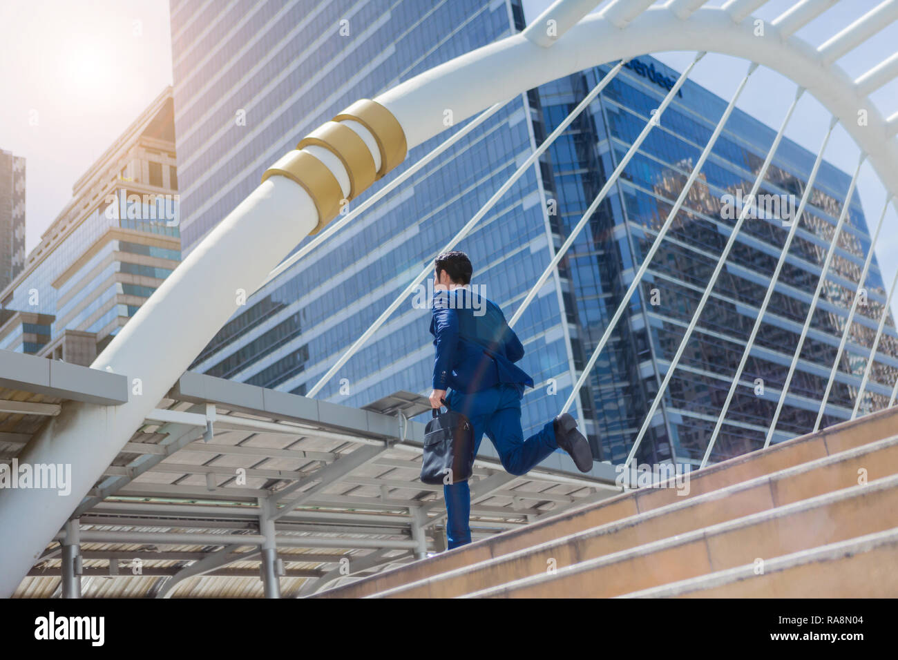 Business man run to work in rush hour Stock Photo - Alamy