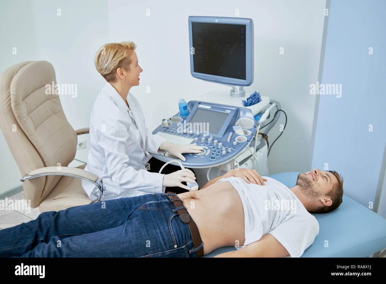 Office doctor patient waiting hi-res stock photography and images - Alamy