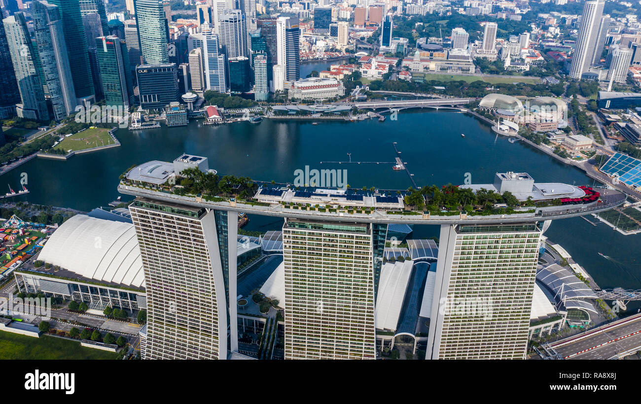 Drone over marina bay sands hi-res stock photography and images - Alamy