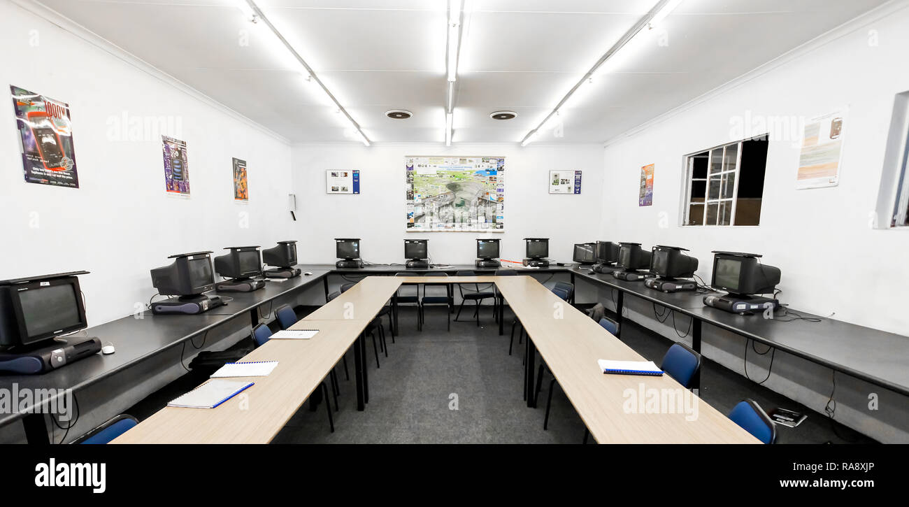 Computer training africa hi-res stock photography and images - Alamy