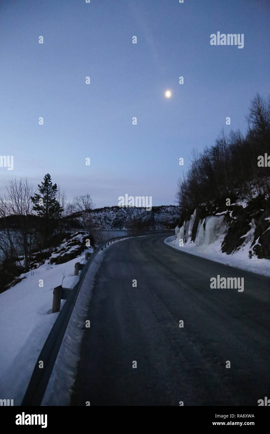 Freezing moon hi-res stock photography and images - Alamy